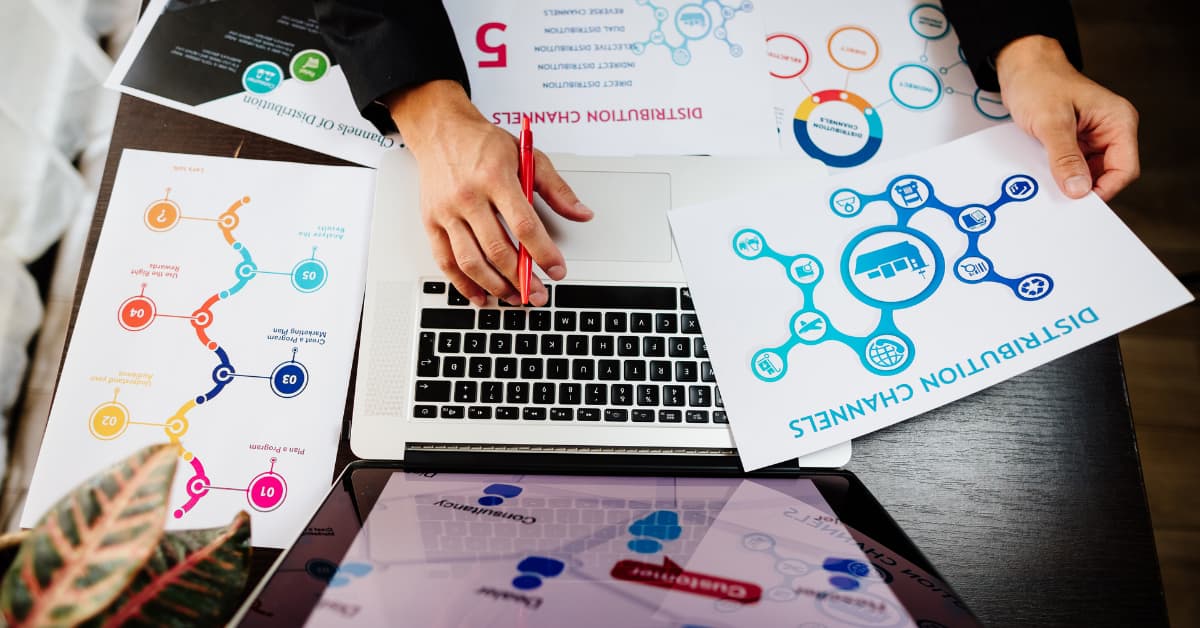 Understanding the Distribution Model: Types, Examples & Strategy Guide ...